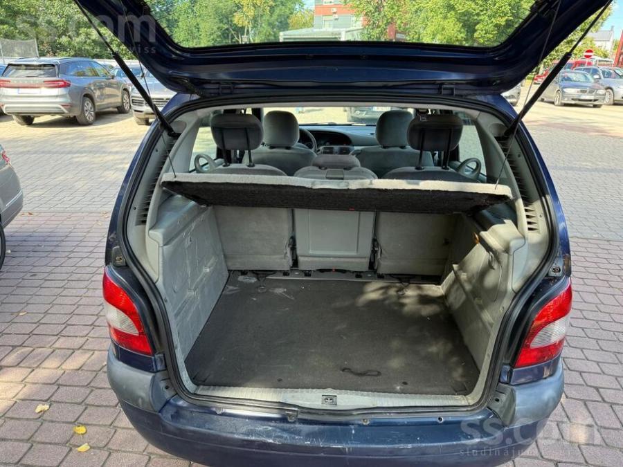 Zils Renault Scenic 2002 Daugavpils, ar dzinēja tilpumu 1.40 L un nobraukumu 219 tūkst. km par 990 €, foto 10 vietnē AUTOMOTO.COM.LV