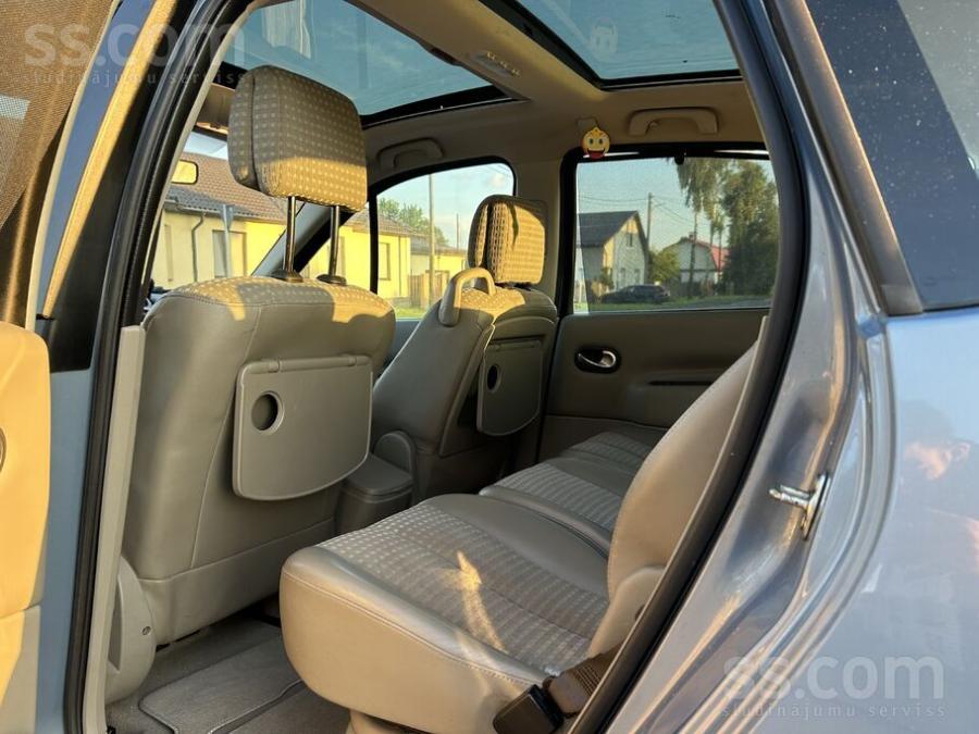 Blue Renault Scenic 2006 in Daugavpils, with an engine capacity of 1.90 L and mileage of 233 thousand km for 1650 €, photo 14 on AUTOMOTO.COM.LV