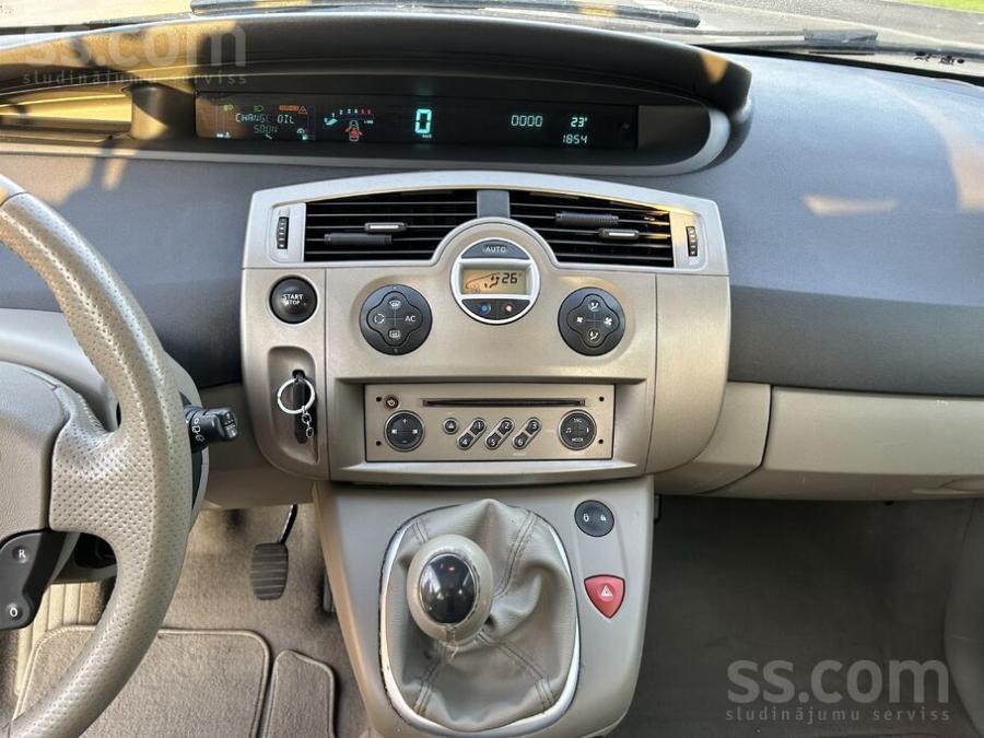 Blue Renault Scenic 2006 in Daugavpils, with an engine capacity of 1.90 L and mileage of 233 thousand km for 1650 €, photo 18 on AUTOMOTO.COM.LV