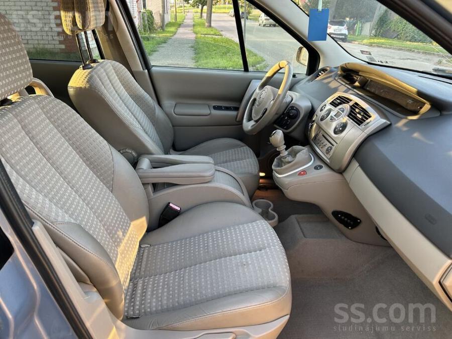 Blue Renault Scenic 2006 in Daugavpils, with an engine capacity of 1.90 L and mileage of 233 thousand km for 1650 €, photo 20 on AUTOMOTO.COM.LV