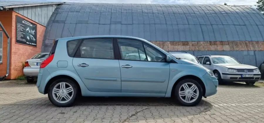 Blue Renault Scenic 2008 in Valmiera, with an engine capacity of 2.00 L and mileage of 217 thousand km for 2100 €, photo 3 on AUTOMOTO.COM.LV