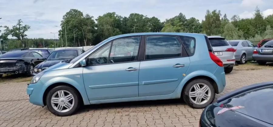 Blue Renault Scenic 2008 in Valmiera, with an engine capacity of 2.00 L and mileage of 217 thousand km for 2100 €, photo 7 on AUTOMOTO.COM.LV
