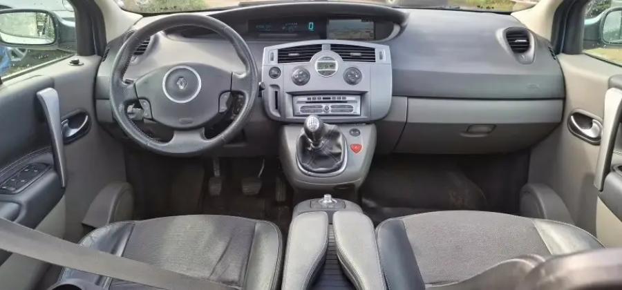 Blue Renault Scenic 2008 in Valmiera, with an engine capacity of 2.00 L and mileage of 217 thousand km for 2100 €, photo 14 on AUTOMOTO.COM.LV