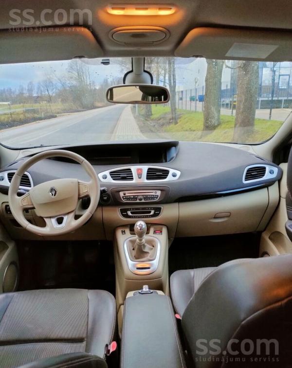 Zils Renault Scenic 2010 Rīga, ar dzinēja tilpumu 1.90 L un nobraukumu 296 tūkst. km par 3300 €, foto 7 vietnē AUTOMOTO.COM.LV