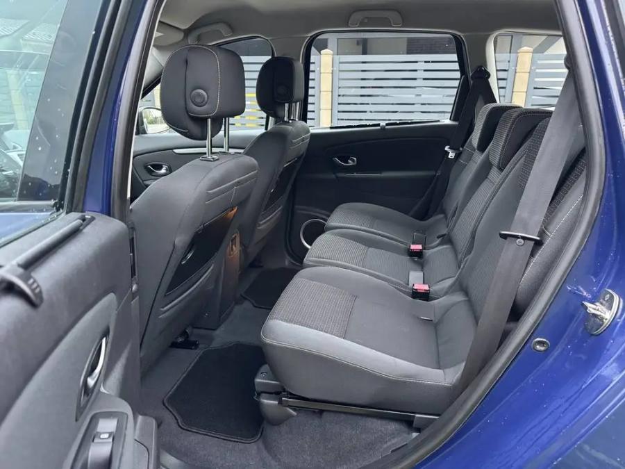 Zils Renault Scenic 2010 Jelgava, ar dzinēja tilpumu 1.60 L un nobraukumu 234 tūkst. km par 2500 €, foto 10 vietnē AUTOMOTO.COM.LV