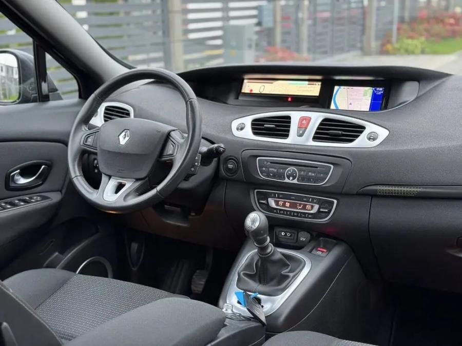 Zils Renault Scenic 2010 Jelgava, ar dzinēja tilpumu 1.60 L un nobraukumu 234 tūkst. km par 2500 €, foto 13 vietnē AUTOMOTO.COM.LV