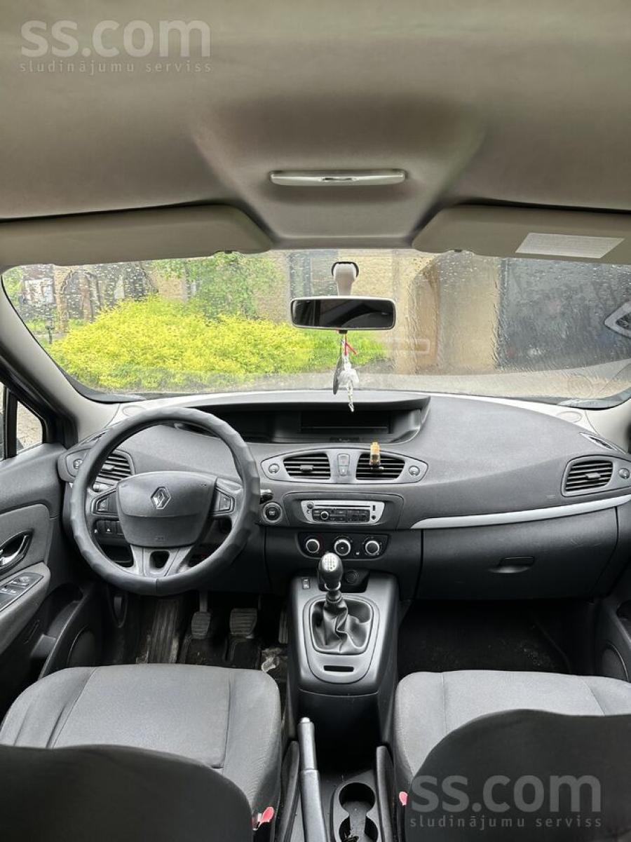 Zils Renault Scenic 2012 Rīga, ar dzinēja tilpumu 1.50 L un nobraukumu 369 tūkst. km par 1795 €, foto 8 vietnē AUTOMOTO.COM.LV