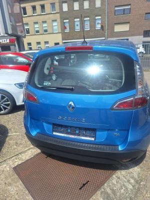 Zils Renault Scenic 2013 Jurbarkas, ar dzinēja tilpumu 1.20 L un nobraukumu 220 tūkst. km par 3499 €, foto 4 vietnē AUTOMOTO.COM.LV
