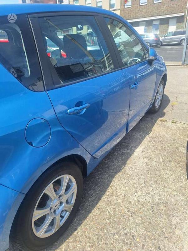 Zils Renault Scenic 2013 Jurbarkas, ar dzinēja tilpumu 1.20 L un nobraukumu 220 tūkst. km par 3499 €, foto 4 vietnē AUTOMOTO.COM.LV