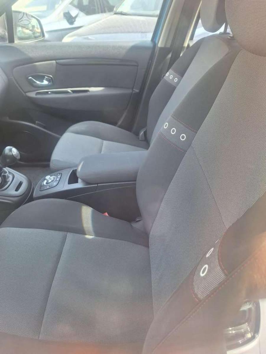Zils Renault Scenic 2013 Jurbarkas, ar dzinēja tilpumu 1.20 L un nobraukumu 220 tūkst. km par 3499 €, foto 12 vietnē AUTOMOTO.COM.LV