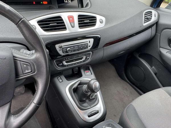 Blue Renault Scenic 2013 in Telschi, with an engine capacity of 1.46 L and mileage of 120 thousand km for 3000 €, photo 11 on AUTOMOTO.COM.LV