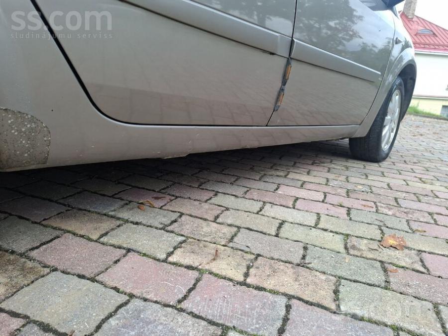 Brūns Renault Scenic 2009 Saldus, ar dzinēja tilpumu 1.50 L un nobraukumu 280 tūkst. km par 1850 €, foto 19 vietnē AUTOMOTO.COM.LV