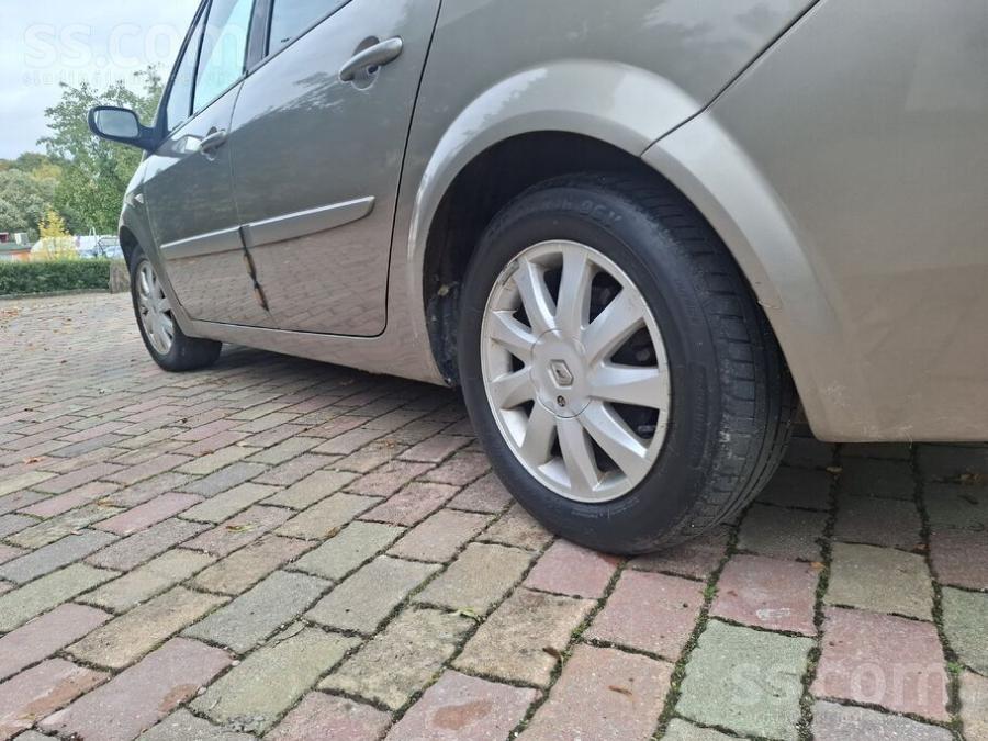 Brūns Renault Scenic 2009 Saldus, ar dzinēja tilpumu 1.50 L un nobraukumu 280 tūkst. km par 1850 €, foto 23 vietnē AUTOMOTO.COM.LV
