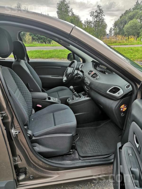 Brown Renault Scenic 2009 in Riga, with an engine capacity of 1.40 L and mileage of 140 thousand km for 2400 €, photo 4 on AUTOMOTO.COM.LV