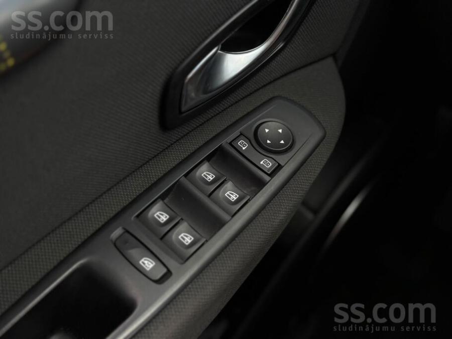 Brūns Renault Scenic 2009 Jelgava, ar dzinēja tilpumu 1.90 L un nobraukumu 284 tūkst. km par 2600 €, foto 11 vietnē AUTOMOTO.COM.LV