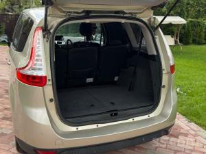 Brūns Renault Scenic 2009 Jelgava, ar dzinēja tilpumu 1.90 L un nobraukumu 284 tūkst. km par 2600 €, foto 13 vietnē AUTOMOTO.COM.LV