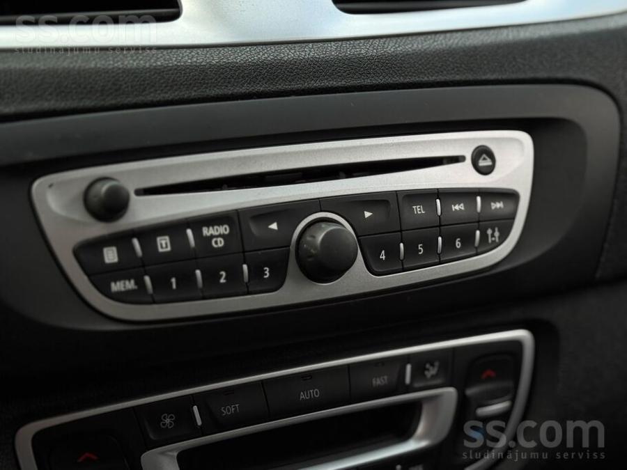 Brūns Renault Scenic 2009 Jelgava, ar dzinēja tilpumu 1.90 L un nobraukumu 284 tūkst. km par 2600 €, foto 16 vietnē AUTOMOTO.COM.LV