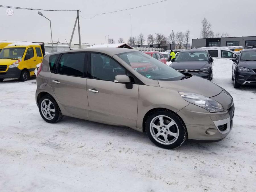 Brūns Renault Scenic 2010 Kauņa, ar dzinēja tilpumu 2.00 L un nobraukumu 337 tūkst. km par 2750 €, foto 4 vietnē AUTOMOTO.COM.LV