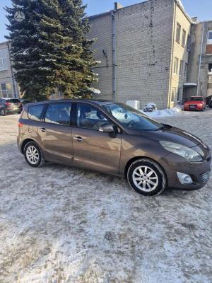 Brūns Renault Scenic 2010 Kauņa, ar dzinēja tilpumu 1.87 L un nobraukumu 251 tūkst. km par 2550 €, foto  vietnē AUTOMOTO.COM.LV