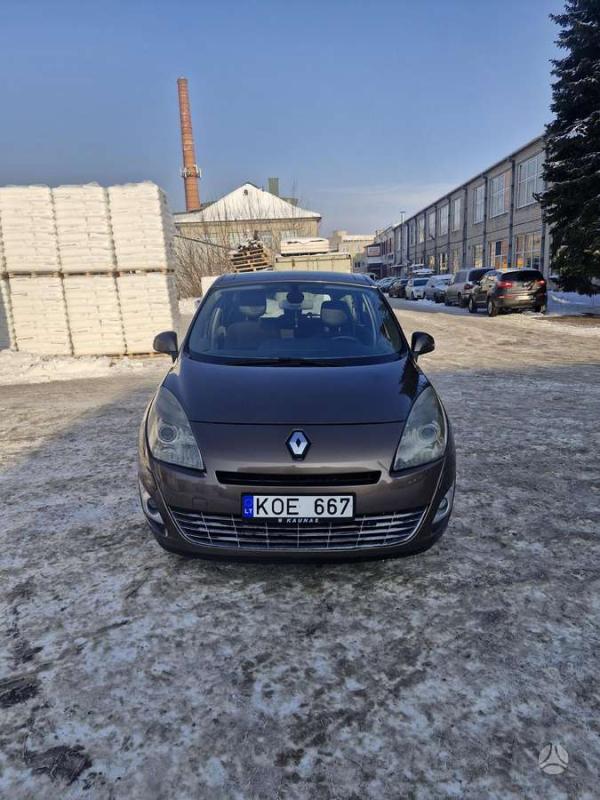Brown Renault Scenic 2010 in Kaunas, with an engine capacity of 1.87 L and mileage of 251 thousand km for 2550 €, photo 2 on AUTOMOTO.COM.LV