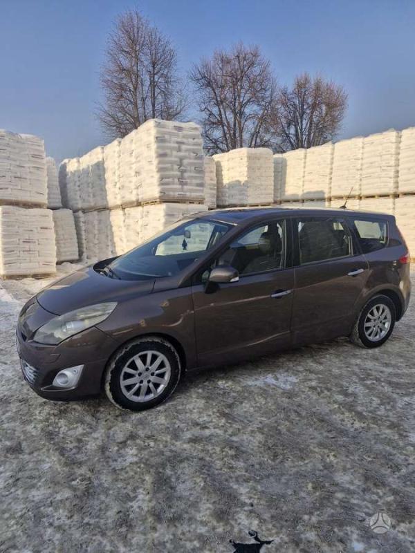 Brown Renault Scenic 2010 in Kaunas, with an engine capacity of 1.87 L and mileage of 251 thousand km for 2550 €, photo 6 on AUTOMOTO.COM.LV
