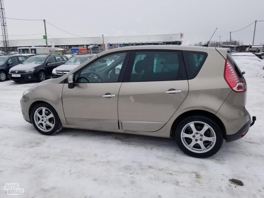 Brūns Renault Scenic 2010 Kauņa, ar dzinēja tilpumu 2.00 L un nobraukumu 337 tūkst. km par 2550 €, foto 8 vietnē AUTOMOTO.COM.LV