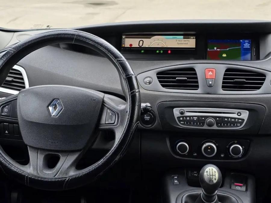 Brūns Renault Scenic 2011 Cēsis, ar dzinēja tilpumu 1.50 L un nobraukumu 262 tūkst. km par 2950 €, foto 18 vietnē AUTOMOTO.COM.LV