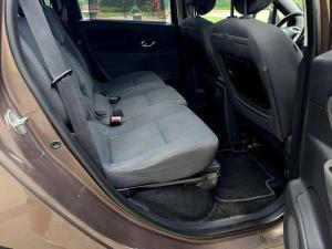 Brūns Renault Scenic 2011 Cēsis, ar dzinēja tilpumu 1.50 L un nobraukumu 262 tūkst. km par 2950 €, foto 21 vietnē AUTOMOTO.COM.LV