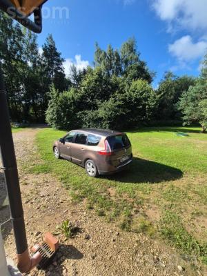 Brūns Renault Scenic 2011 Rīga, ar dzinēja tilpumu 1.50 L un nobraukumu 240 tūkst. km par 3600 €, foto  vietnē AUTOMOTO.COM.LV