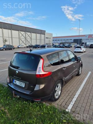 Brown Renault Scenic 2011 in Riga, with an engine capacity of 1.50 L and mileage of 240 thousand km for 3600 €, photo 3 on AUTOMOTO.COM.LV