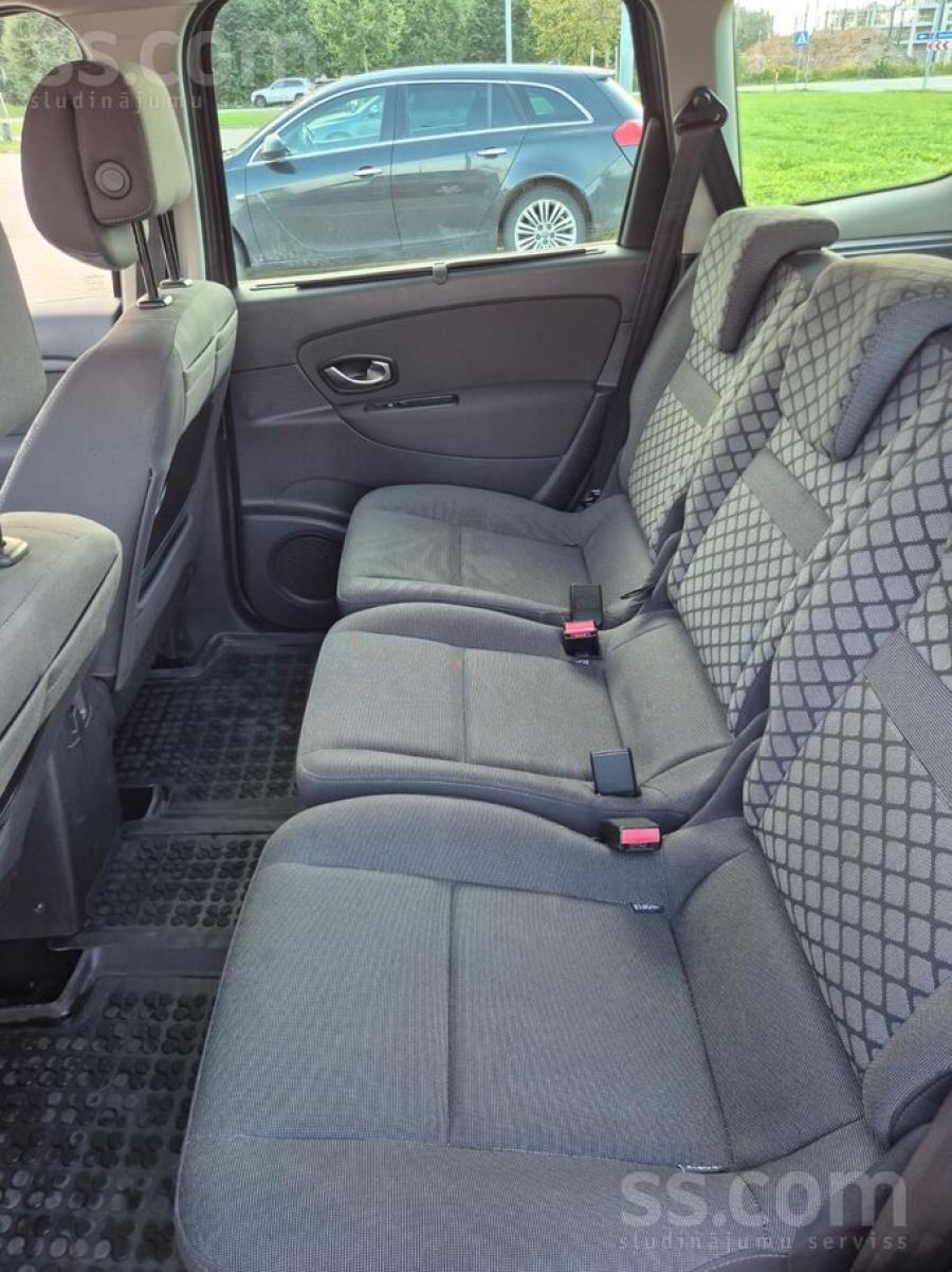 Brown Renault Scenic 2011 in Riga, with an engine capacity of 1.50 L and mileage of 240 thousand km for 3600 €, photo 11 on AUTOMOTO.COM.LV