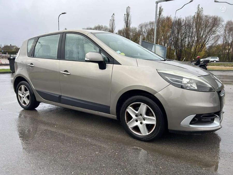 Brown Renault Scenic 2012 in Taurage, with an engine capacity of 1.46 L and mileage of 220 thousand km for 2200 €, photo 3 on AUTOMOTO.COM.LV