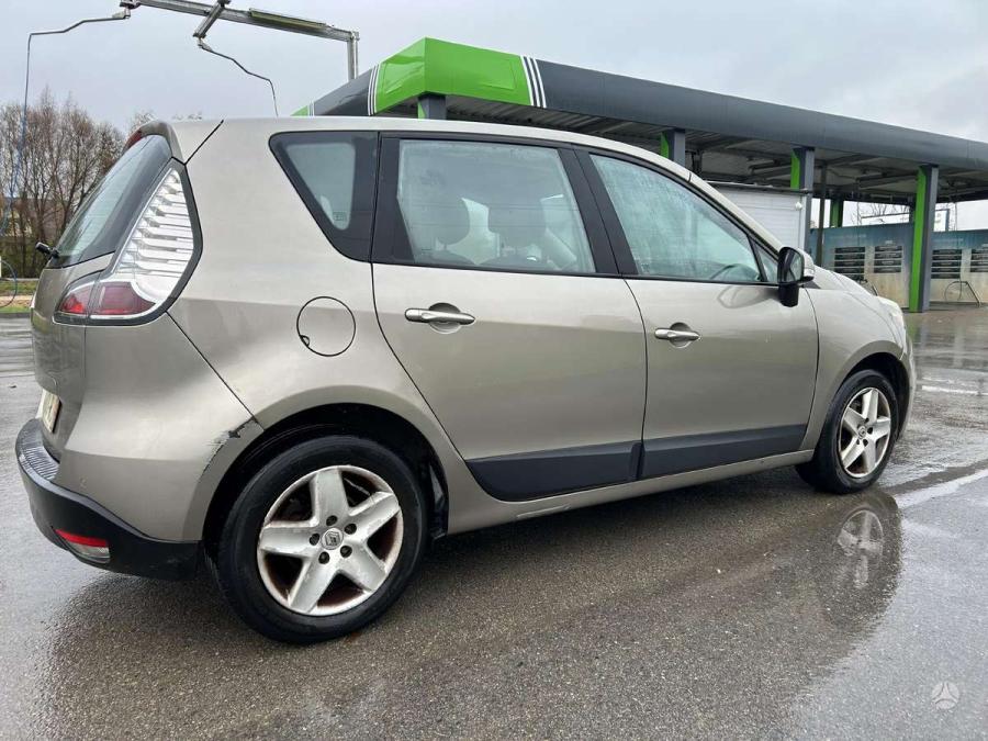 Brown Renault Scenic 2012 in Taurage, with an engine capacity of 1.46 L and mileage of 220 thousand km for 2200 €, photo 4 on AUTOMOTO.COM.LV