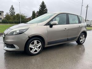 Brown Renault Scenic 2012 in Taurage, with an engine capacity of 1.46 L and mileage of 220 thousand km for 2200 €, photo 8 on AUTOMOTO.COM.LV