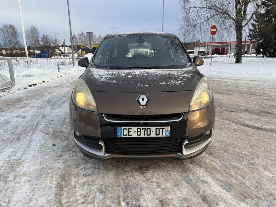 Brown Renault Scenic 2012 in Taurage, with an engine capacity of 1.46 L and mileage of 228 thousand km for 3200 €, photo 2 on AUTOMOTO.COM.LV