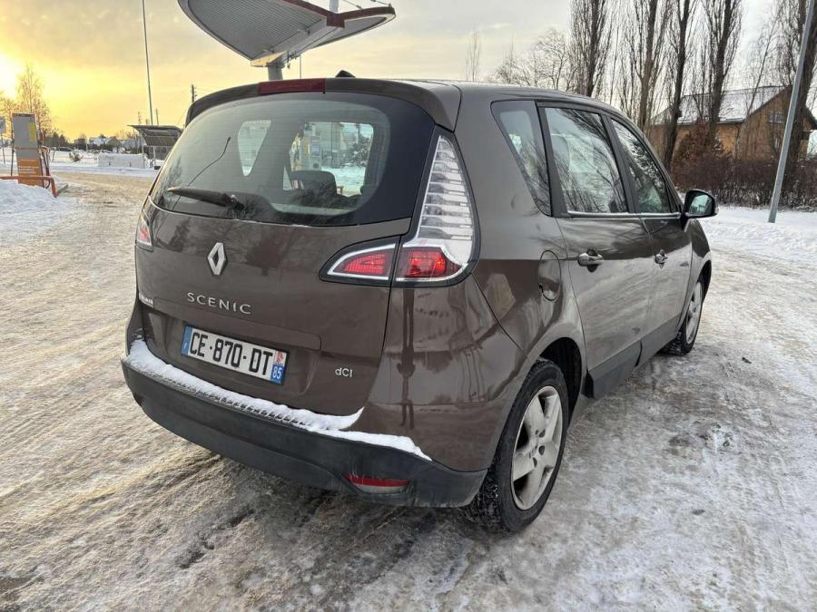 Brown Renault Scenic 2012 in Taurage, with an engine capacity of 1.46 L and mileage of 228 thousand km for 3200 €, photo 5 on AUTOMOTO.COM.LV