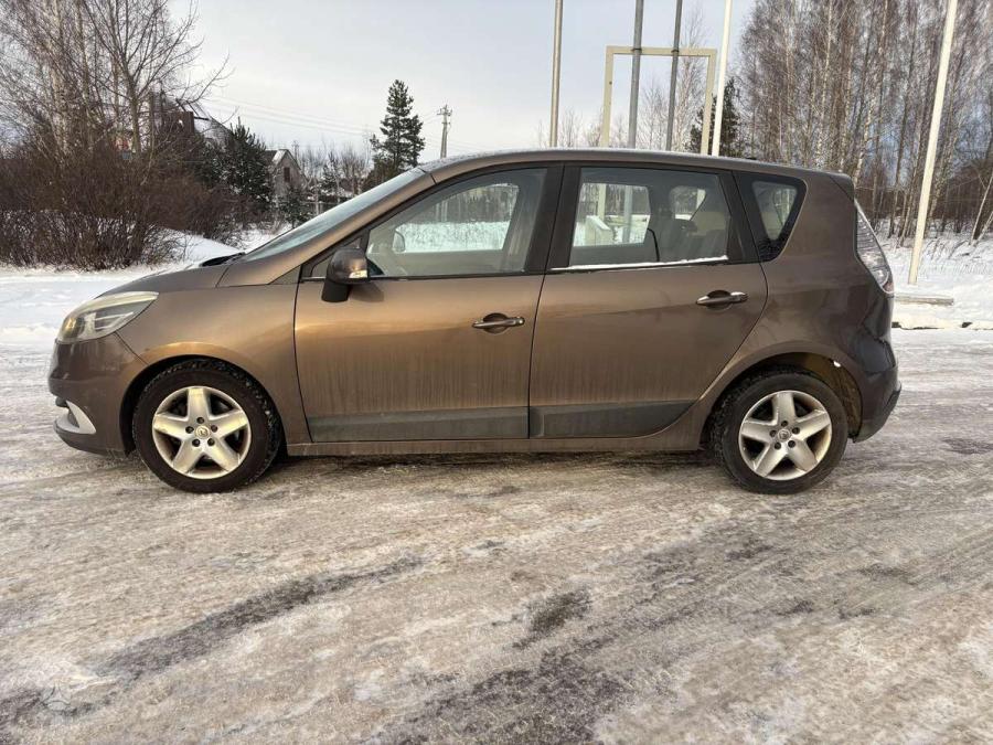 Brown Renault Scenic 2012 in Taurage, with an engine capacity of 1.46 L and mileage of 228 thousand km for 3200 €, photo 6 on AUTOMOTO.COM.LV