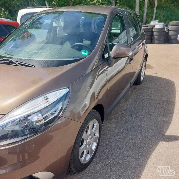 Brūns Renault Scenic 2012 Kauņa, ar dzinēja tilpumu 1.60 L un nobraukumu 189 tūkst. km par 4550 €, foto 3 vietnē AUTOMOTO.COM.LV