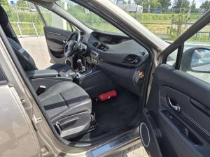 Brūns Renault Scenic 2012 Tauragė, ar dzinēja tilpumu 1.60 L un nobraukumu 230 tūkst. km par 2600 €, foto 12 vietnē AUTOMOTO.COM.LV