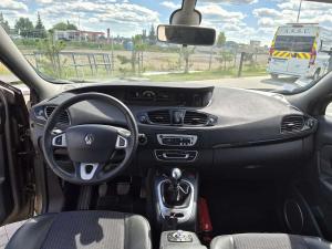 Brūns Renault Scenic 2012 Tauragė, ar dzinēja tilpumu 1.60 L un nobraukumu 230 tūkst. km par 2600 €, foto 14 vietnē AUTOMOTO.COM.LV