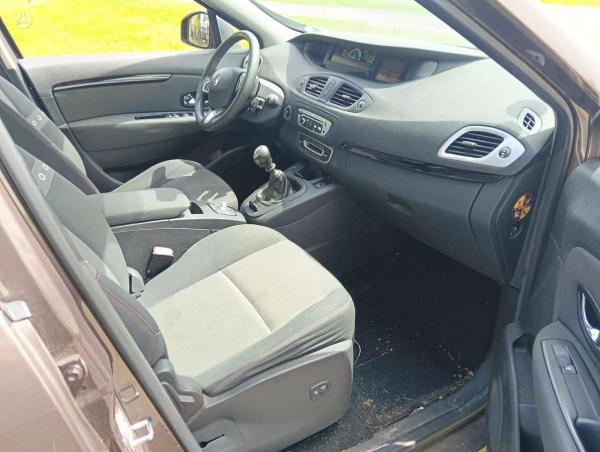 Brown Renault Scenic 2012 in Marijampole, with an engine capacity of 1.46 L and mileage of 347 thousand km for 2755 €, photo 7 on AUTOMOTO.COM.LV