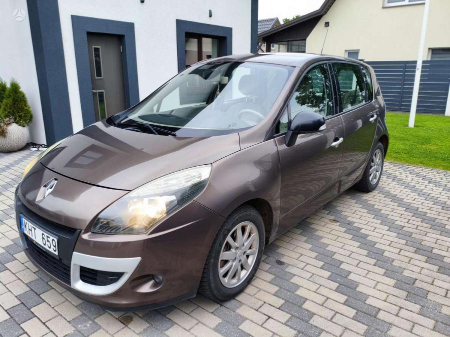 Brūns Renault Scenic 2012 Mažeikiai, ar dzinēja tilpumu 1.60 L un nobraukumu 329 tūkst. km par 2850 €, foto 1 vietnē AUTOMOTO.COM.LV
