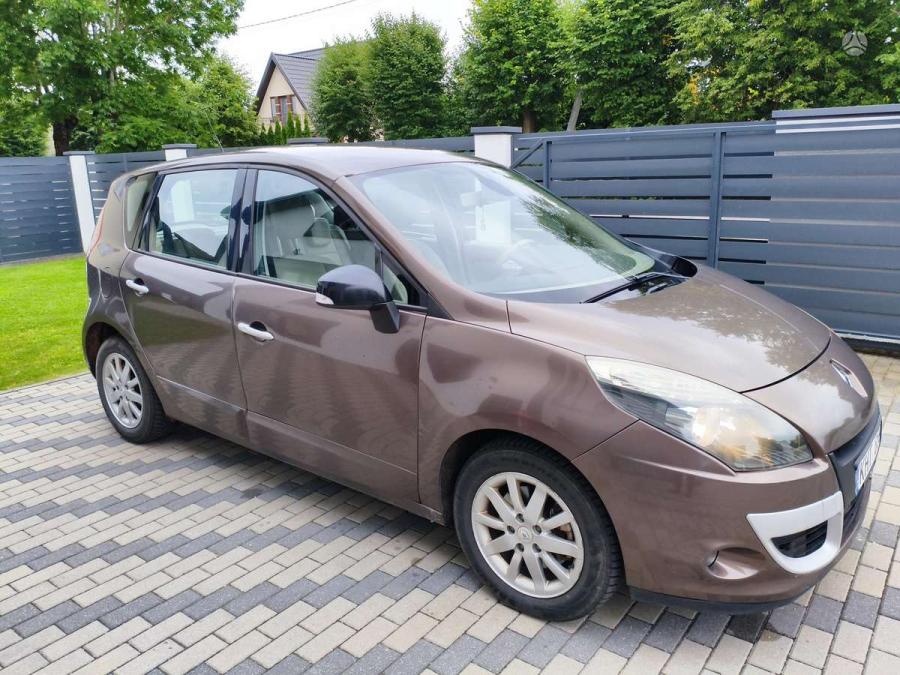 Brūns Renault Scenic 2012 Mažeikiai, ar dzinēja tilpumu 1.60 L un nobraukumu 329 tūkst. km par 2850 €, foto 5 vietnē AUTOMOTO.COM.LV