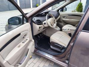 Brūns Renault Scenic 2012 Mažeikiai, ar dzinēja tilpumu 1.60 L un nobraukumu 329 tūkst. km par 2850 €, foto 7 vietnē AUTOMOTO.COM.LV