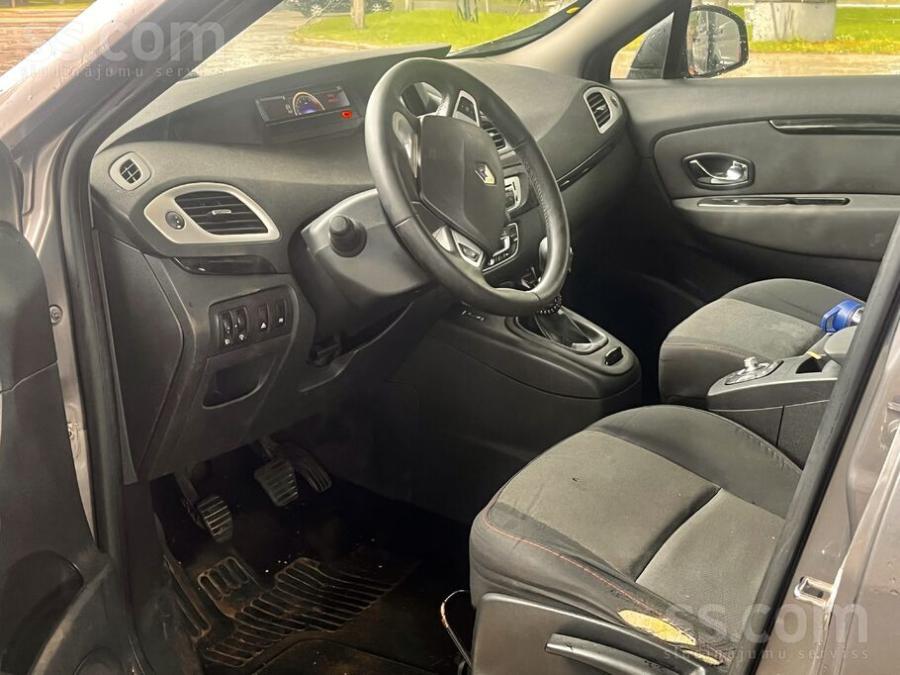 Brūns Renault Scenic 2012 Rīga, ar dzinēja tilpumu 1.50 L un nobraukumu 546 tūkst. km par 899 €, foto 9 vietnē AUTOMOTO.COM.LV