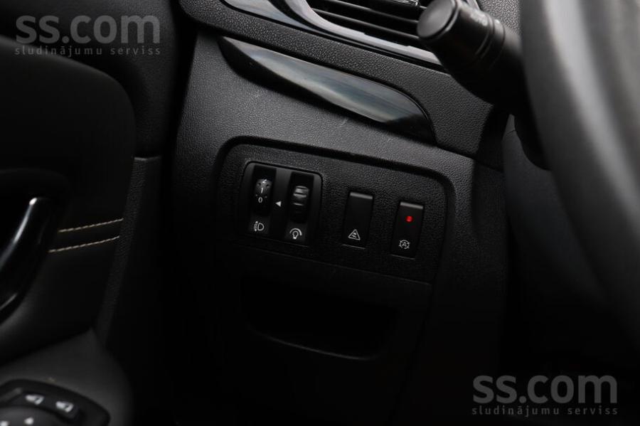 Brūns Renault Scenic 2012 Valmiera, ar dzinēja tilpumu 1.60 L un nobraukumu 212 tūkst. km par 4500 €, foto 16 vietnē AUTOMOTO.COM.LV