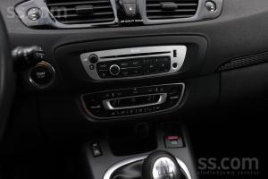 Brūns Renault Scenic 2012 Valmiera, ar dzinēja tilpumu 1.60 L un nobraukumu 212 tūkst. km par 4500 €, foto 20 vietnē AUTOMOTO.COM.LV