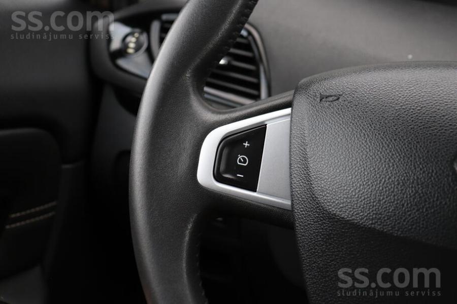 Brūns Renault Scenic 2012 Valmiera, ar dzinēja tilpumu 1.60 L un nobraukumu 212 tūkst. km par 4500 €, foto 22 vietnē AUTOMOTO.COM.LV