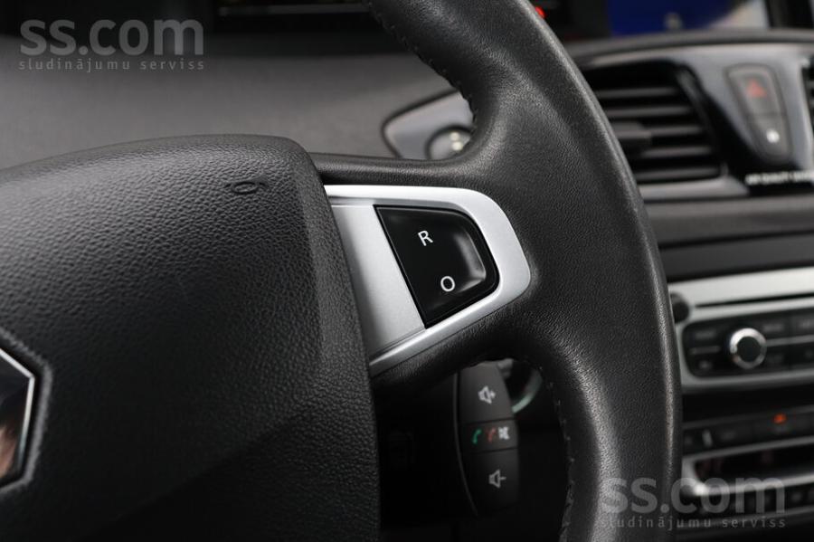 Brūns Renault Scenic 2012 Valmiera, ar dzinēja tilpumu 1.60 L un nobraukumu 212 tūkst. km par 4500 €, foto 23 vietnē AUTOMOTO.COM.LV