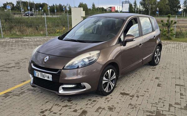 Brown Renault Scenic 2012 in Taurage, with an engine capacity of 1.46 L and mileage of 173 thousand km for 2800 €, photo 1 on AUTOMOTO.COM.LV